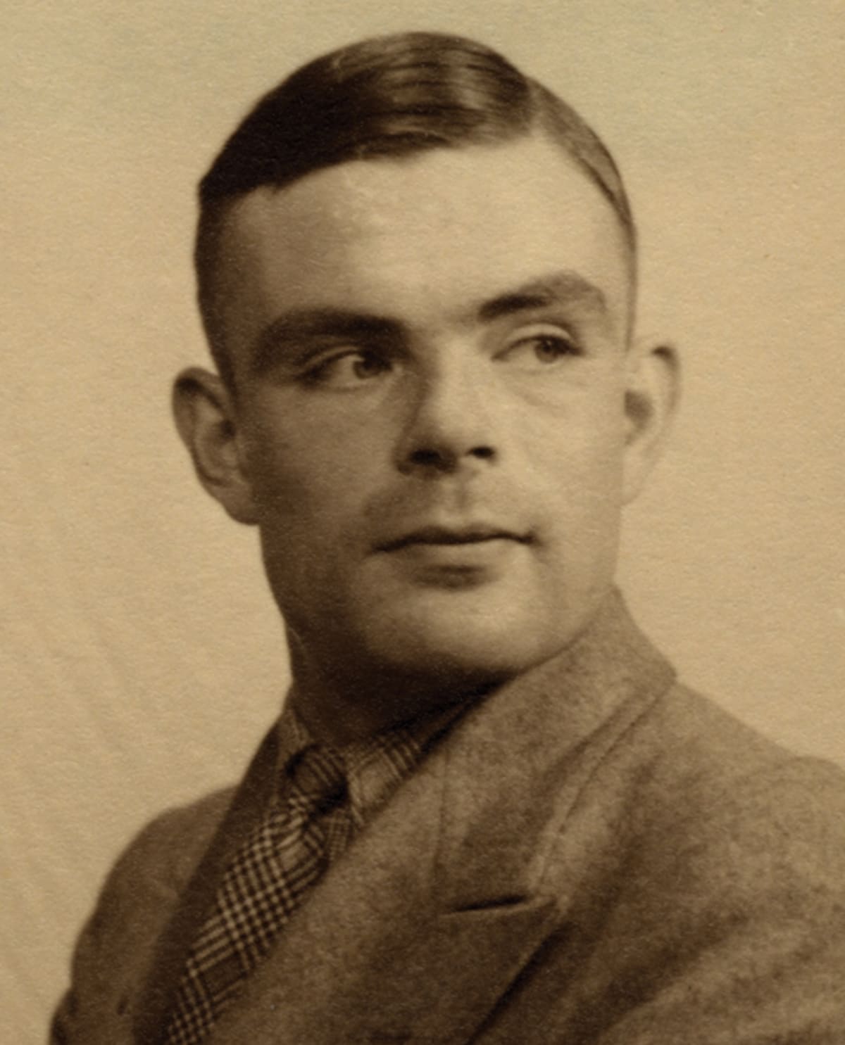 The 'Father of Modern Computing' Alan Turing Gets a Royal Pardon 56 ...