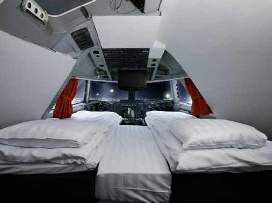 Boeing 727 House - 20 Awesome Converted Airplanes | Complex
