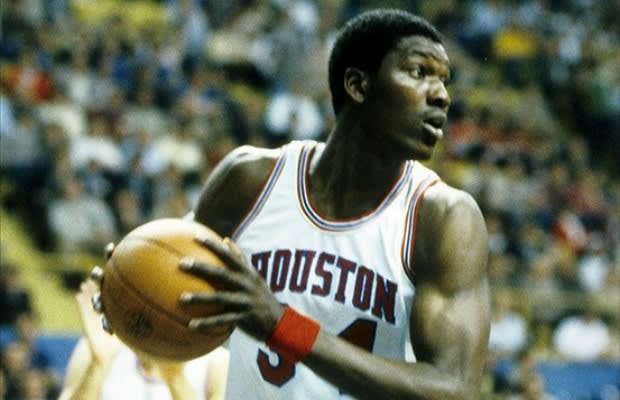 Hakeem Olajuwon - The 25 Greatest Centers in NBA History | Complex