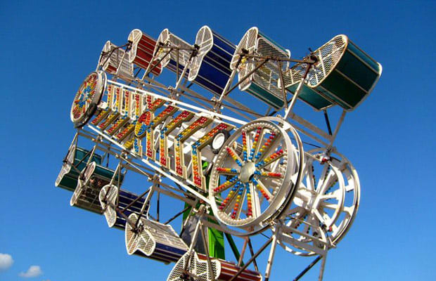 Zipper - 16 Carnival Rides That Look Like They Could Kill You | Complex