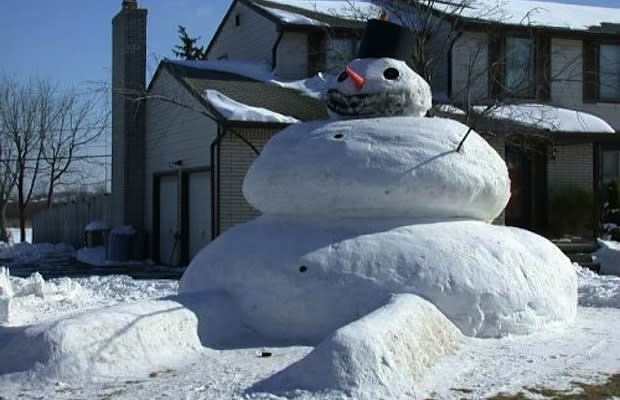 Chubby Snowman - 25 Awesome Snowmen | Complex