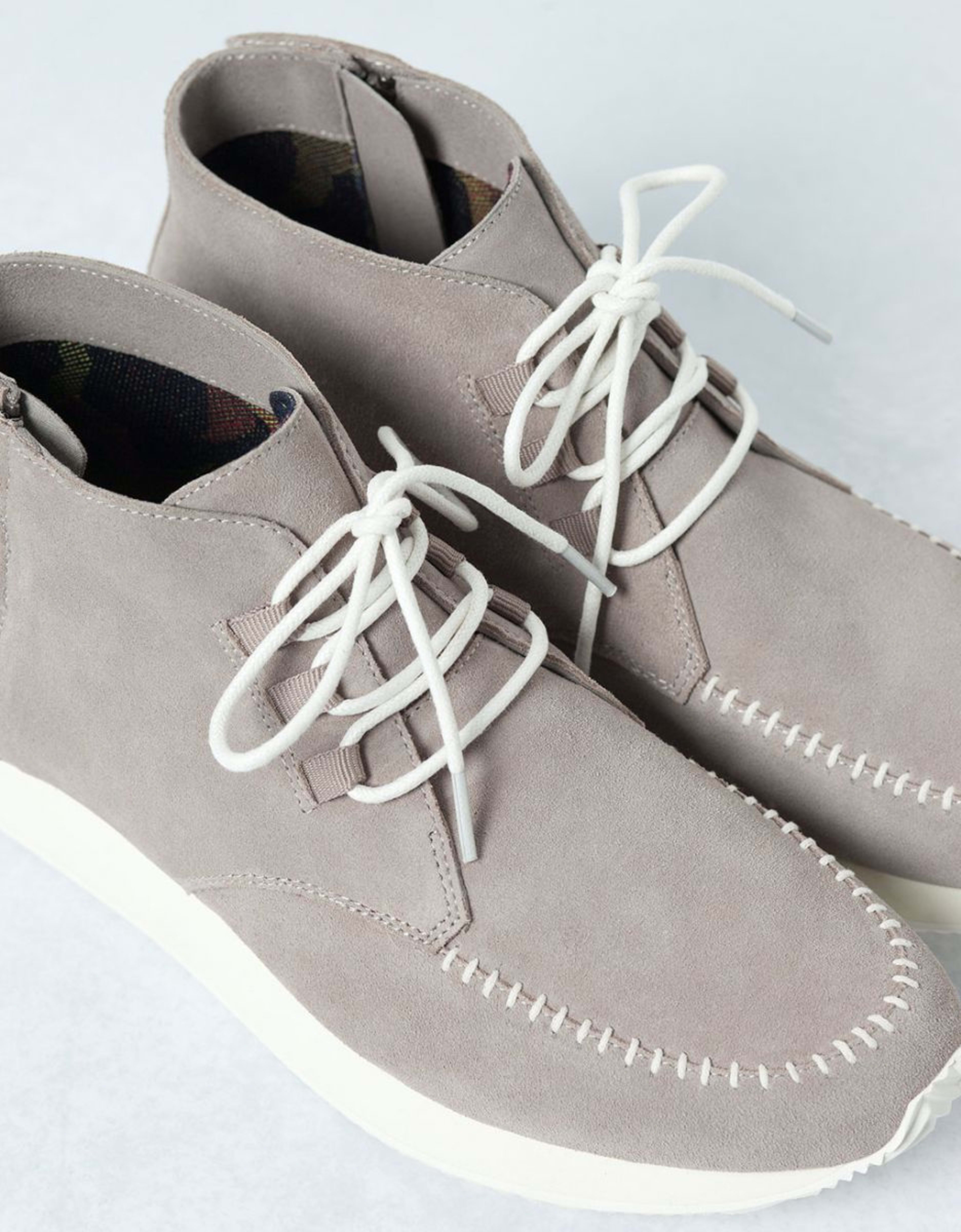 Check Out This Flagrant adidas Yeezy 750 Boost Ripoff