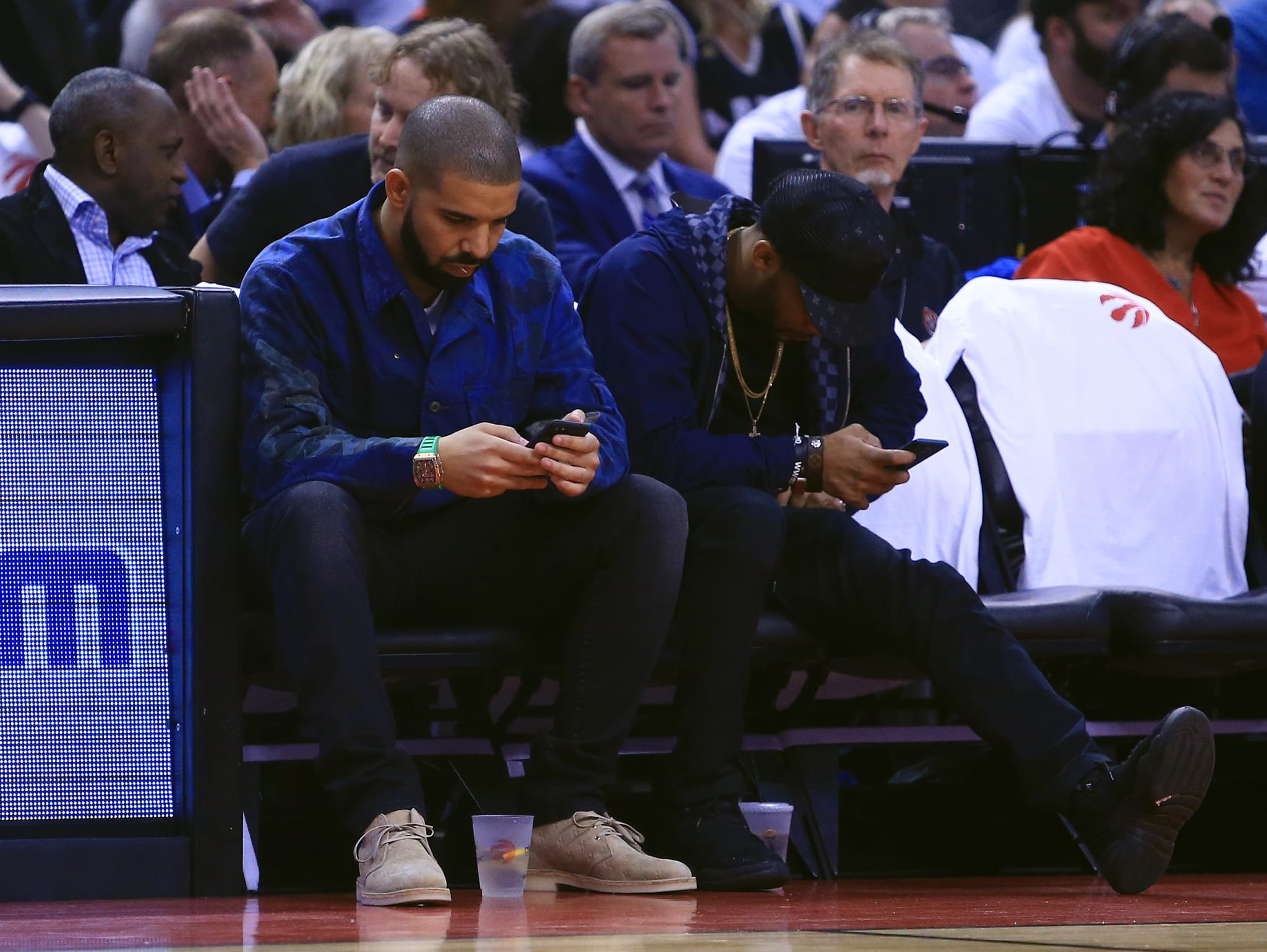 Here's What Happens When You Text Drake Lyrics To Your Ex