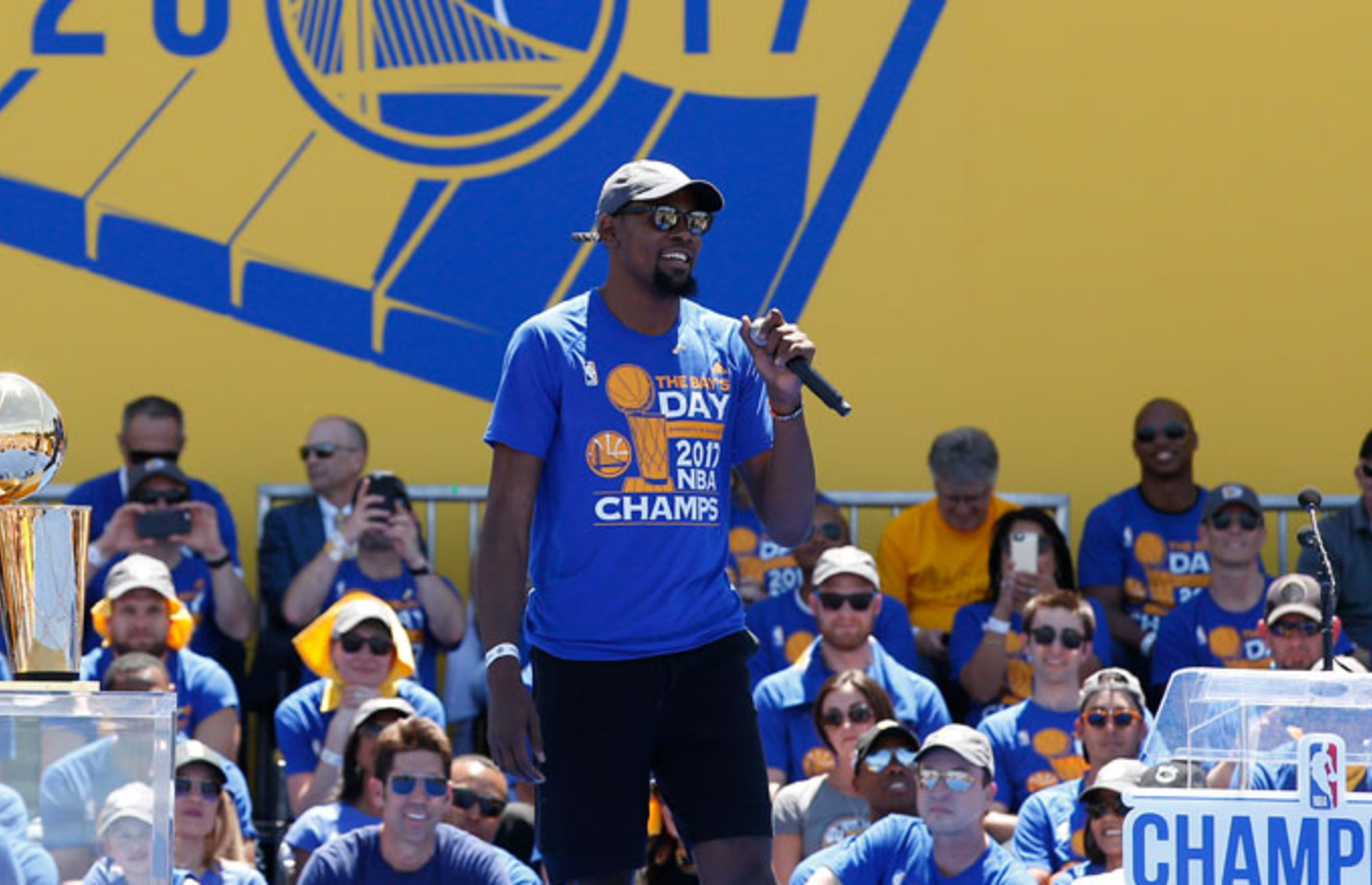 Kevin Durant Will Temporarily Become a Free Agent, Then Re-Sign With ...