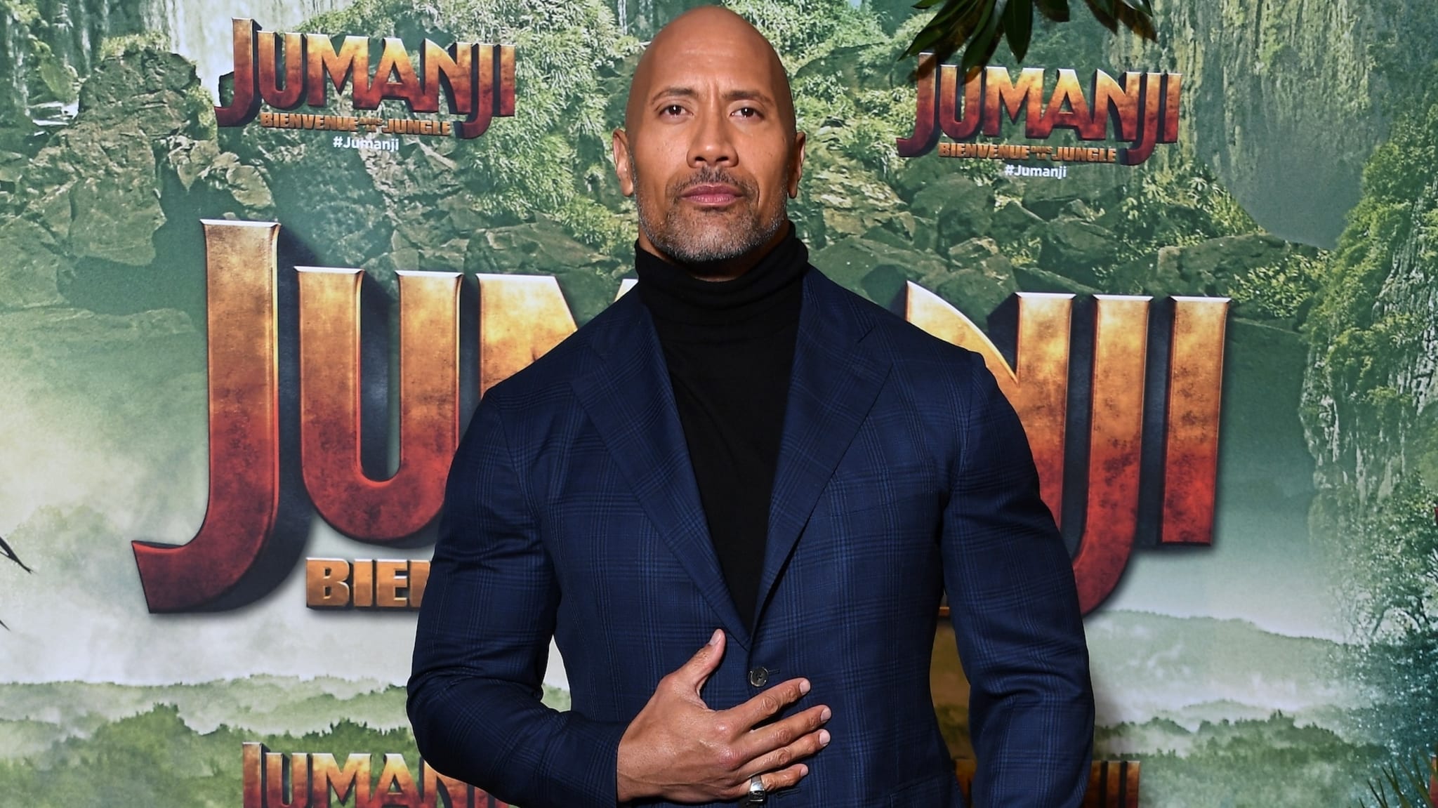 Dwayne Johnson Sings Christmas Song Wearing Iconic '90s R...