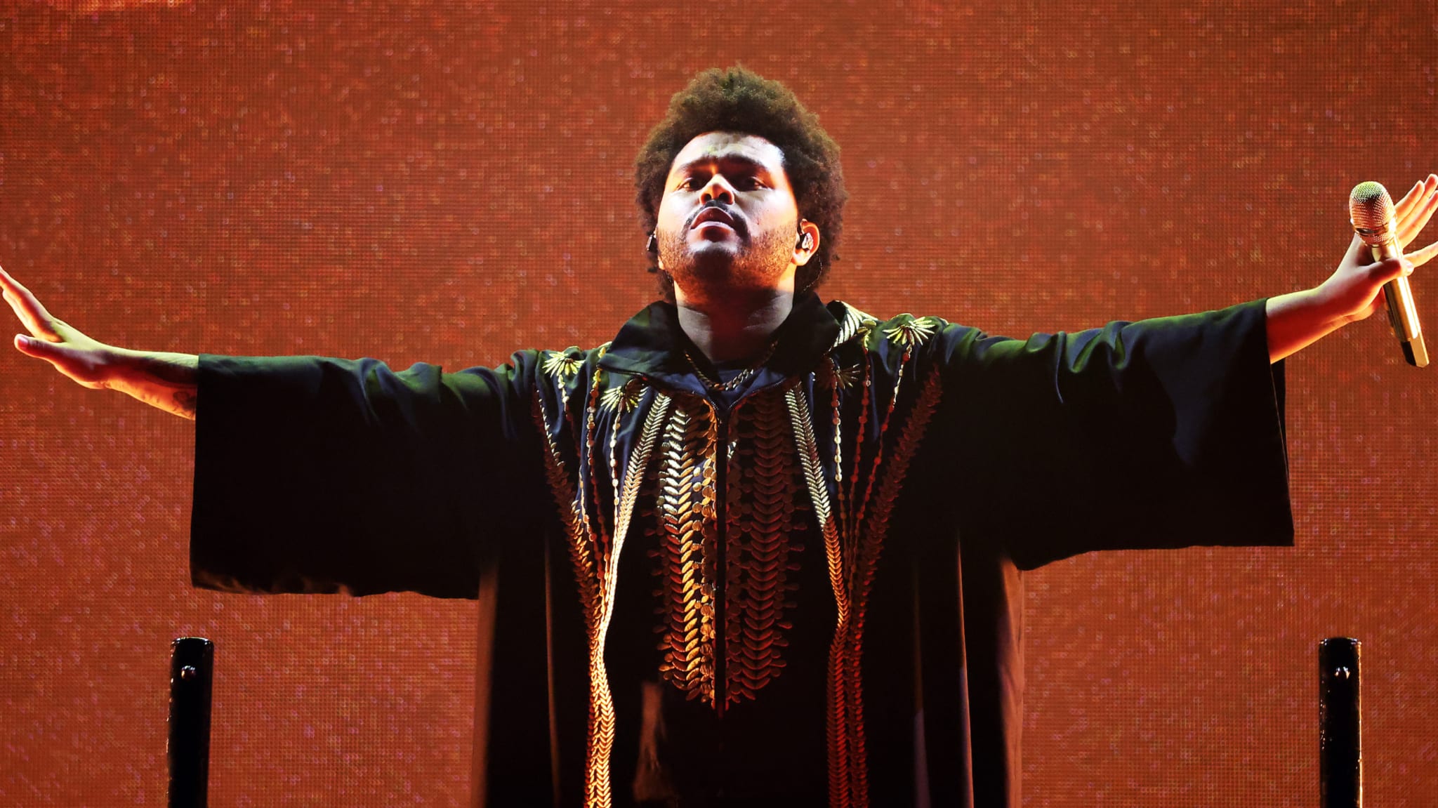 The Weeknd Becomes First to Have 21 Songs With Over a Bil...