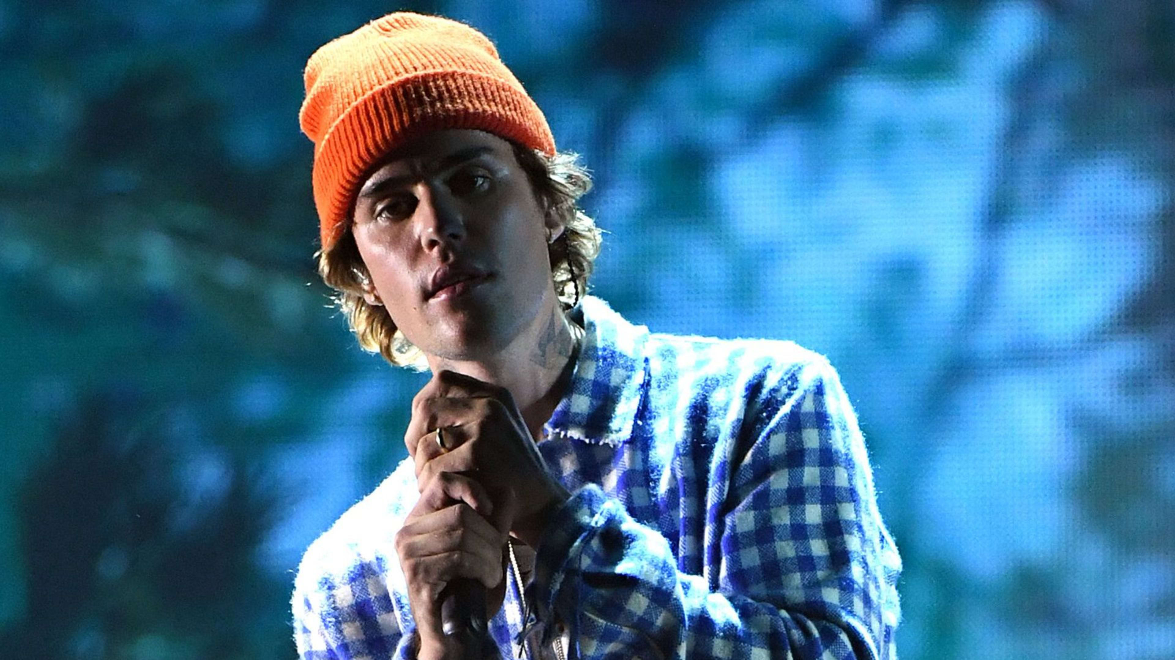 Justin Bieber Showing Off Locs Leads to People Citing Cultural ... Justin Bieber Showing Off Locs Leads to People Citing Cultural ...