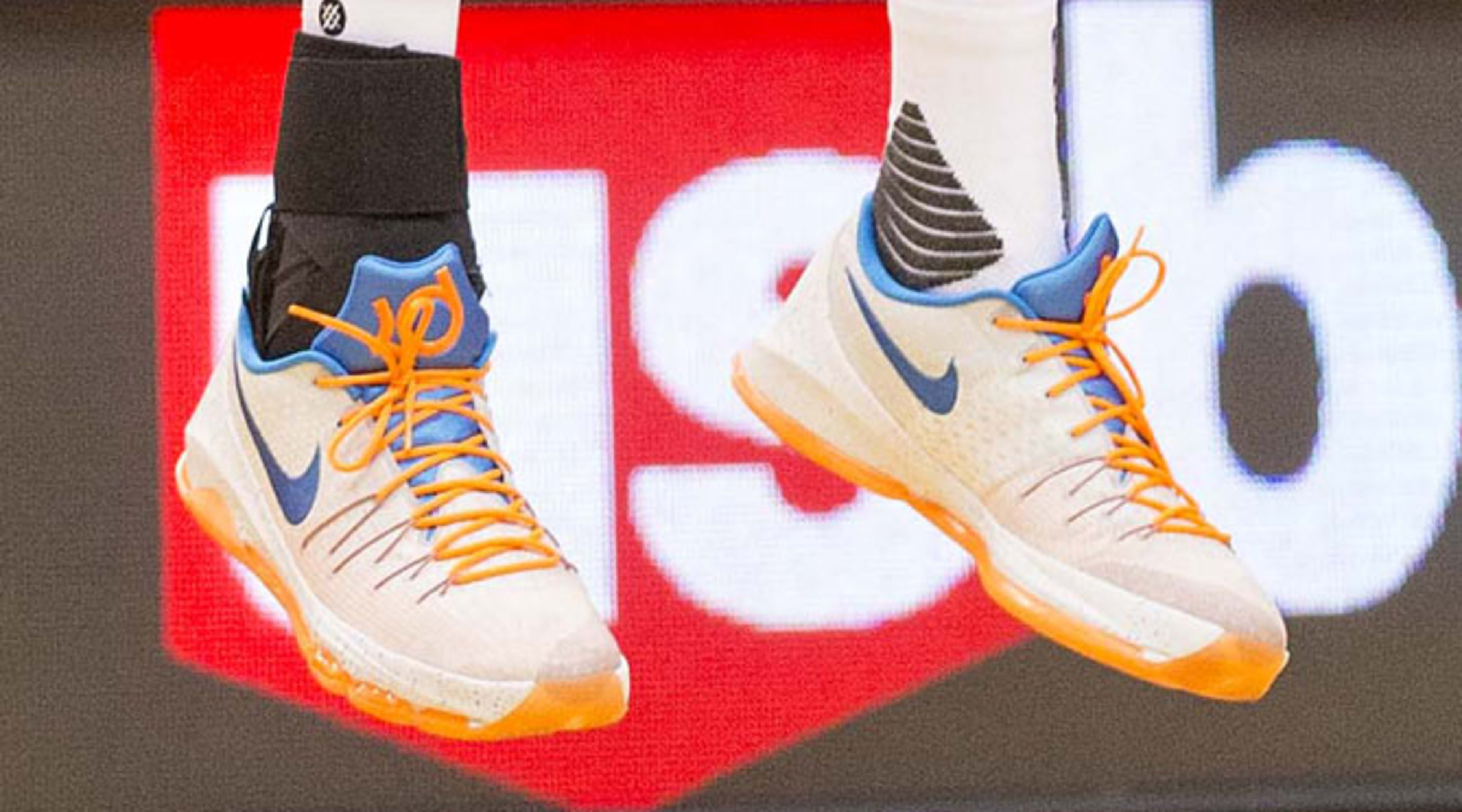 #SoleWatch: Kevin Durant Debuts 'OKC Home' Nike KD 8 in First Game Back