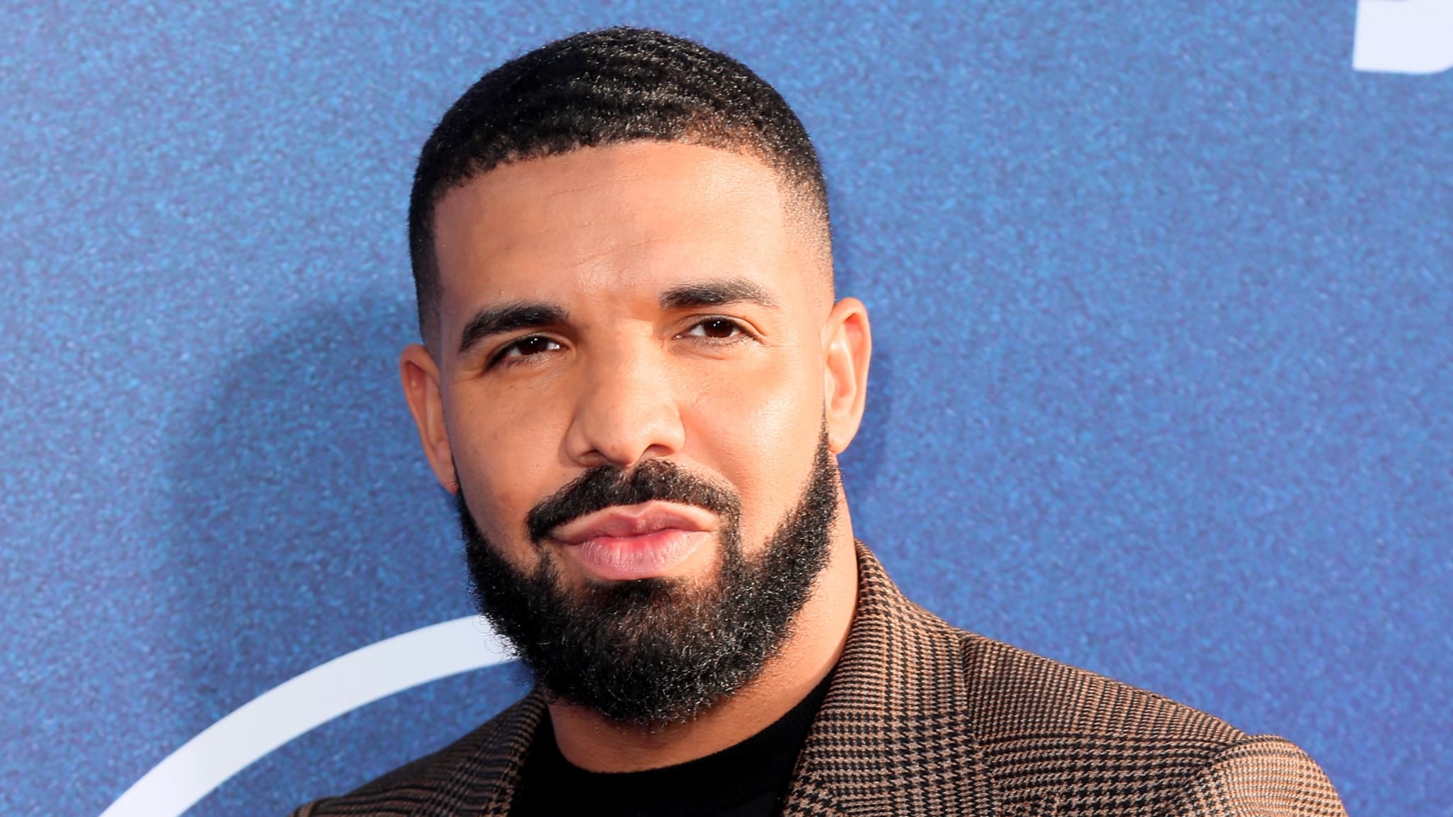 Drake Spotted in Strip Club With 50 Cent Before Last-Minu...