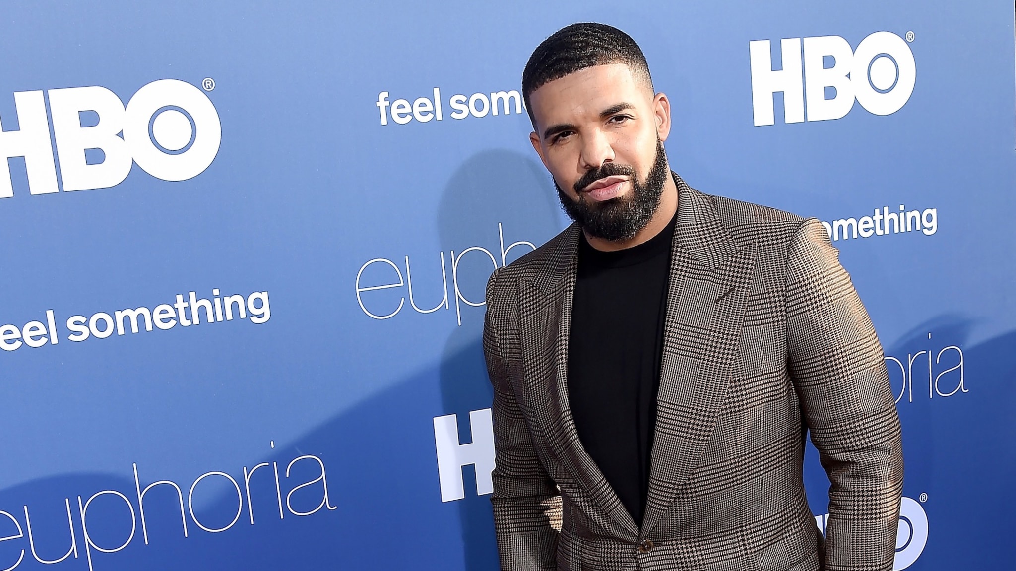 Drake Calls on Meek Mill to Drop Long-Awaited New Song