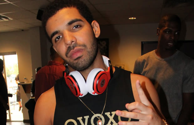 Drake Beats By Dre Pro Limite Edition - Gallery: YMCMB Artists Wearing ...