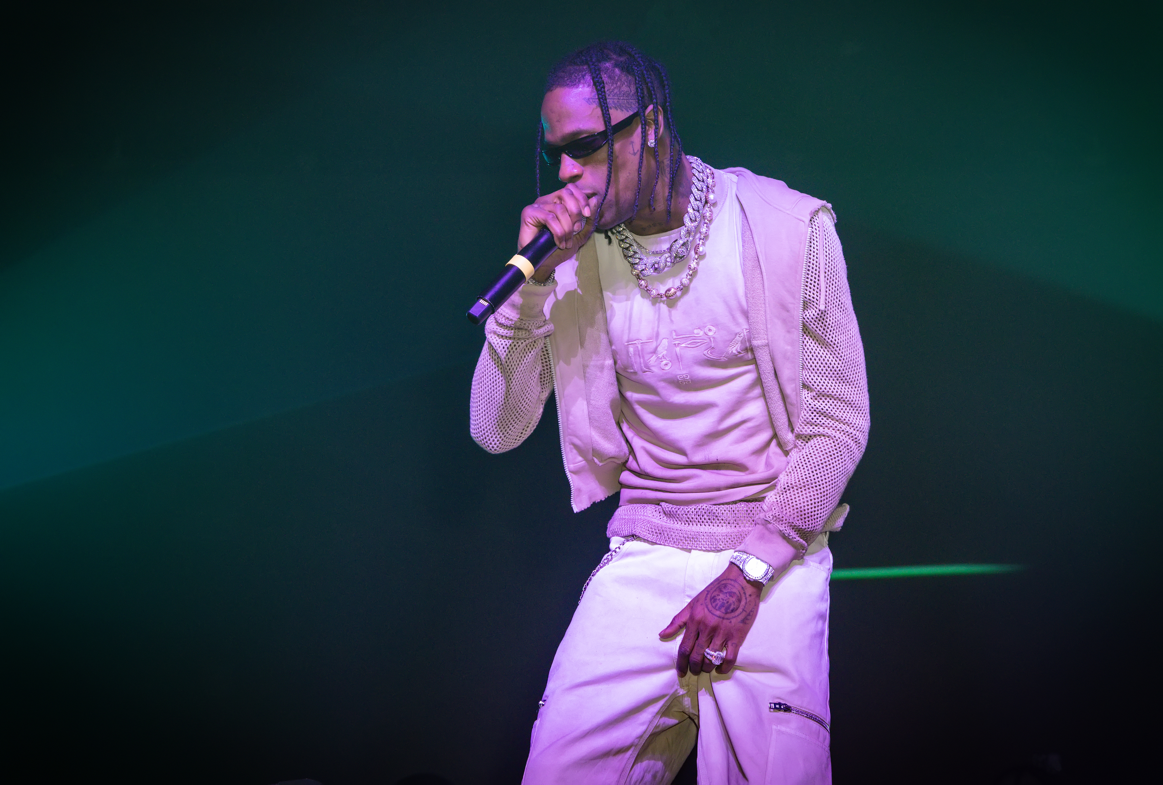 13 Travis Scott Halloween Costume Ideas - MANHATTAN SOCIETY