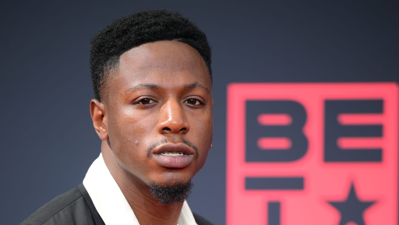 Joey Badass defende Chris Brown após críticas por colaboração em seu álbum