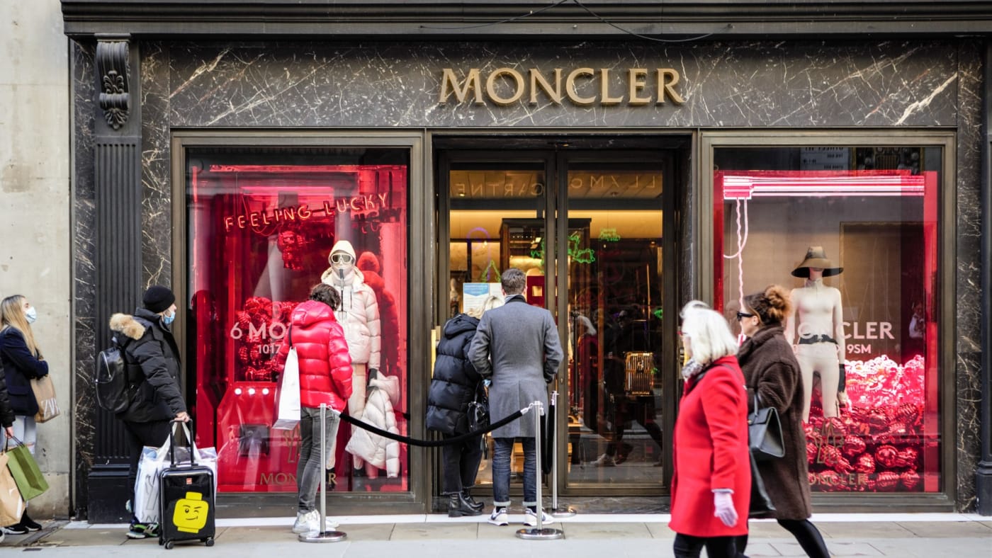 Moncler factory outlet store