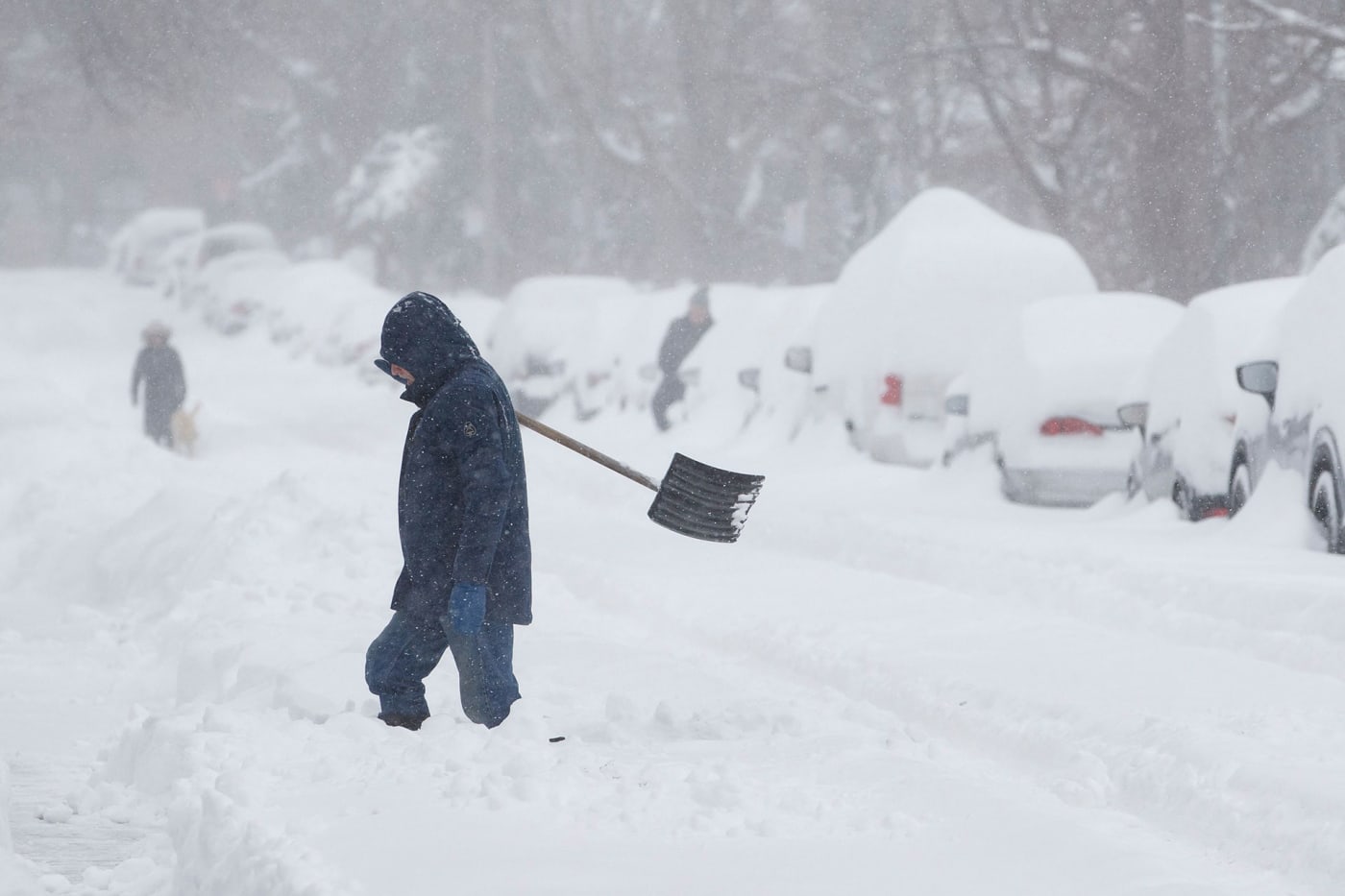 Ontario’s Snowstorm Was So Bad Today That People Were Shoveling Highway ...