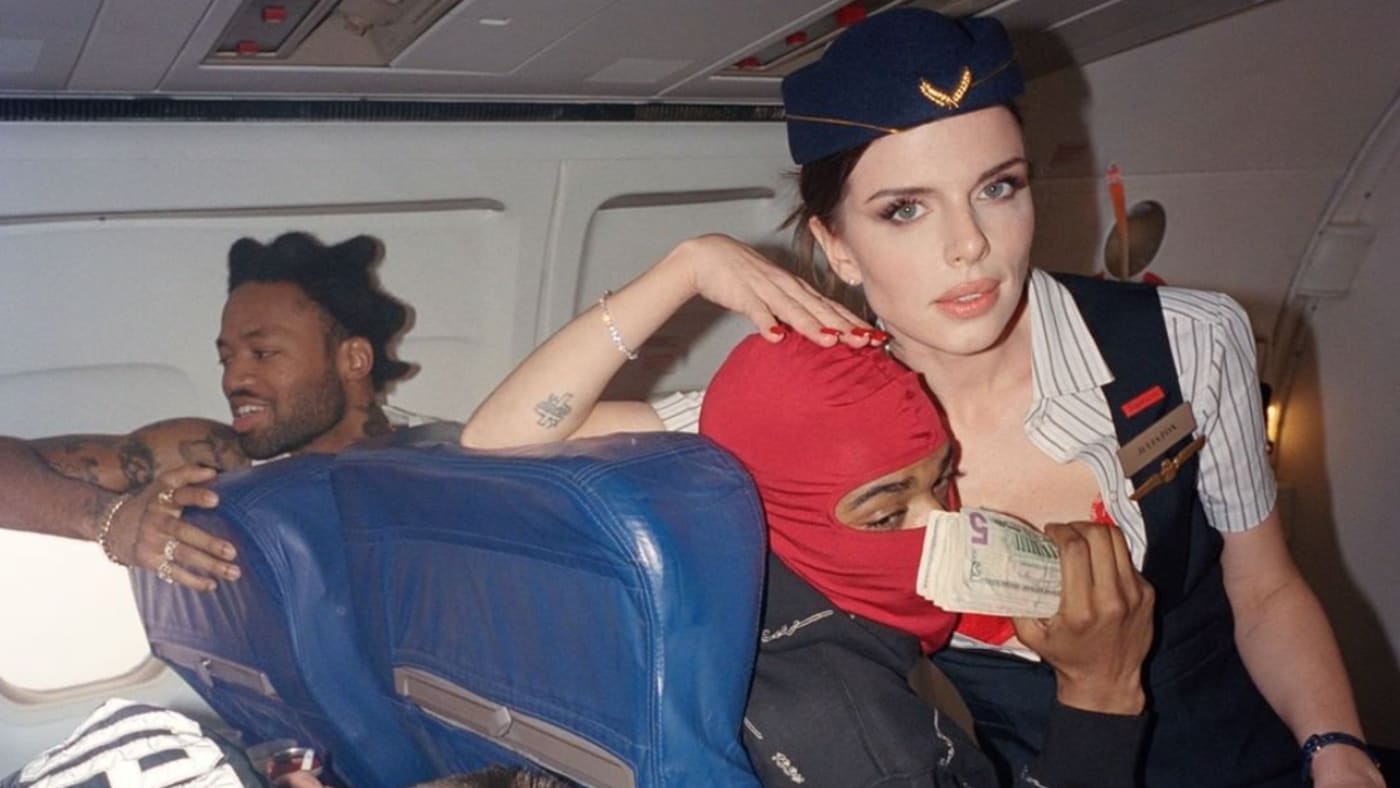 Julia Fox Featured in Supreme’s Spring/Summer 2022 Ad by Harmony Korine ...