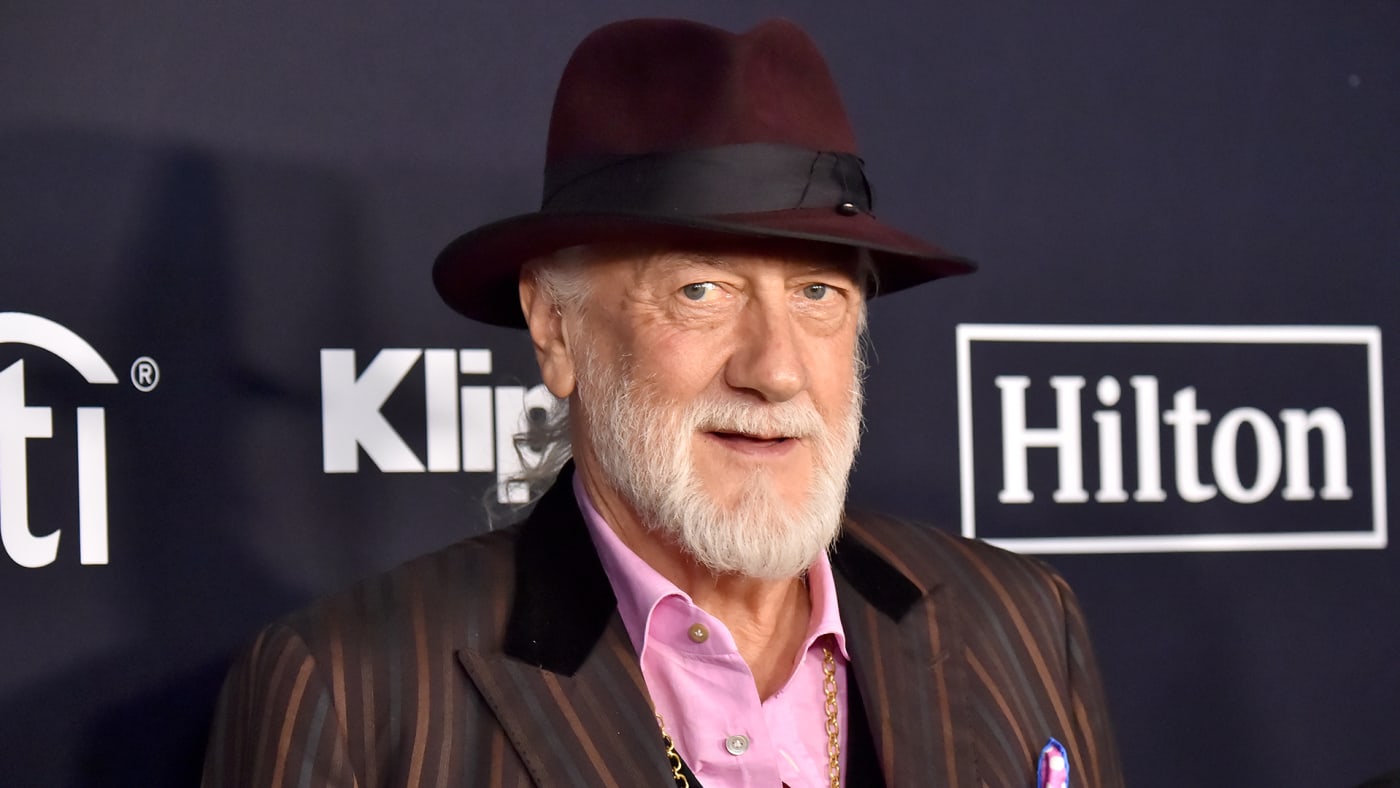 Fans Are Loving Mick Fleetwoods Recreation Of Viral Fleetwood Mac