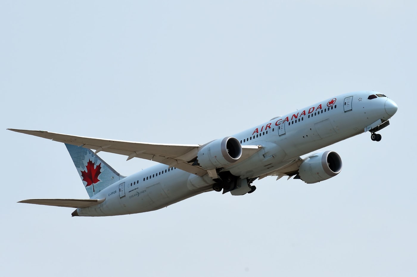 ‘Air Rage’ Is on the Rise in Canada Due to Mask Rules | Complex CA