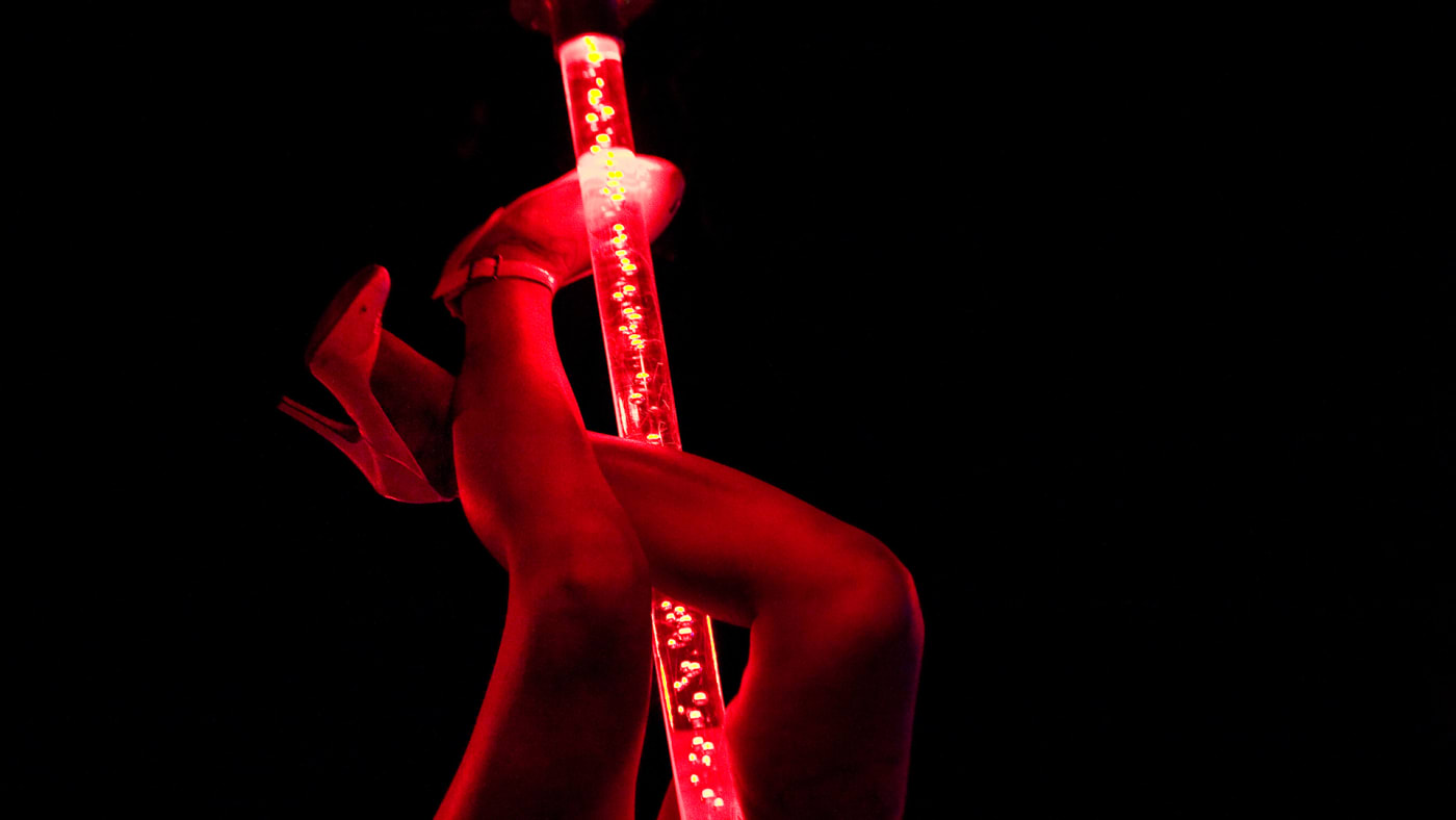 Stripper Who Went Viral After Falling Off 15 Foot Pole Fearful Of Performing Again Complex