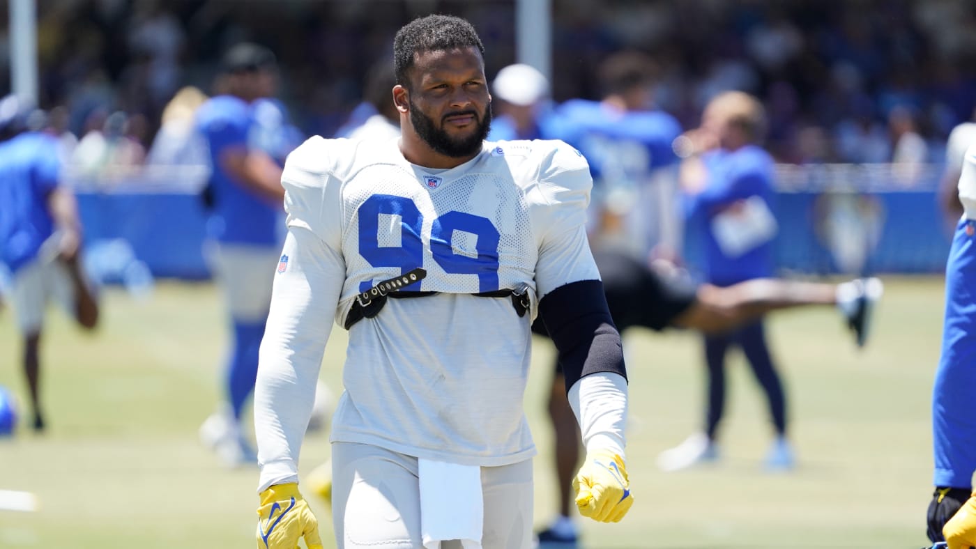 Aaron Donald Filmed Swinging Helmets at Bengals Players as Teams Brawl ...