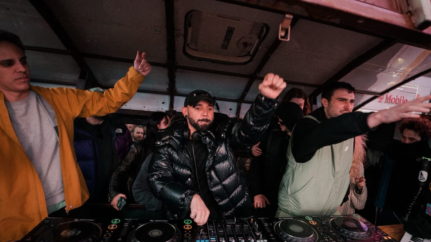 Skrillex Drops Surprise Album ‘Don’t Get Too Close’ | Complex Skrillex Drops Surprise Album ‘Don’t Get Too Close’ | Complex