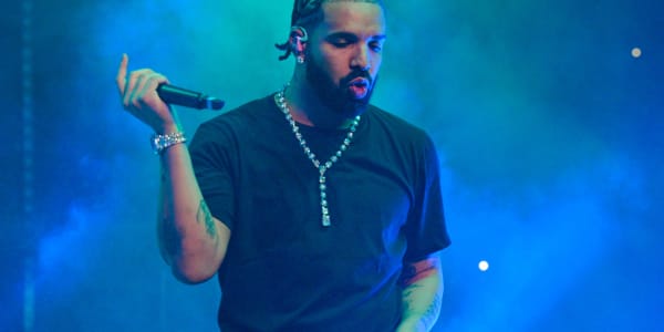 A Look at What Went Down on Night 1 of Drake’s Apollo Show | Complex