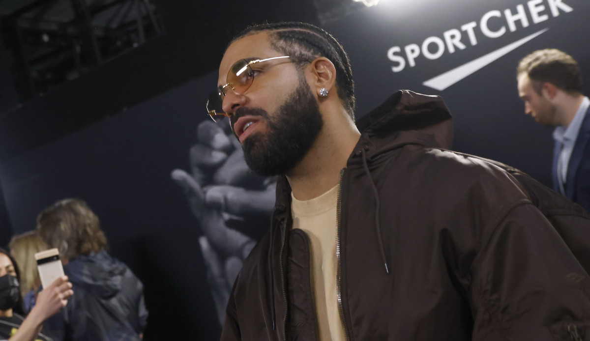 Drake Shows Off New Face Tattoo Honoring His Mother | Complex