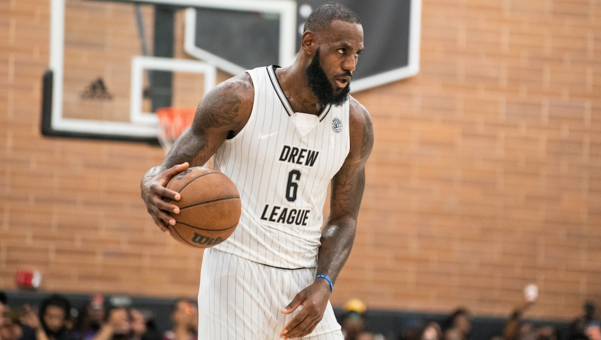 Watch LeBron James’ 42-Point Domination in Drew League Game | Complex
