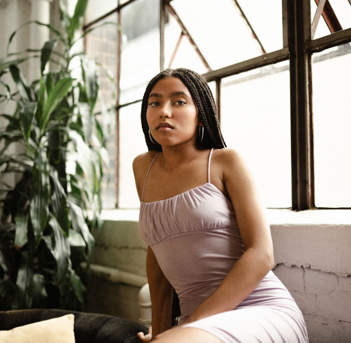 Shaq-Approved Mississauga Singer Luna Elle Drops “Flaws” | Complex CA Shaq-Approved Mississauga Singer Luna Elle Drops “Flaws” | Complex CA