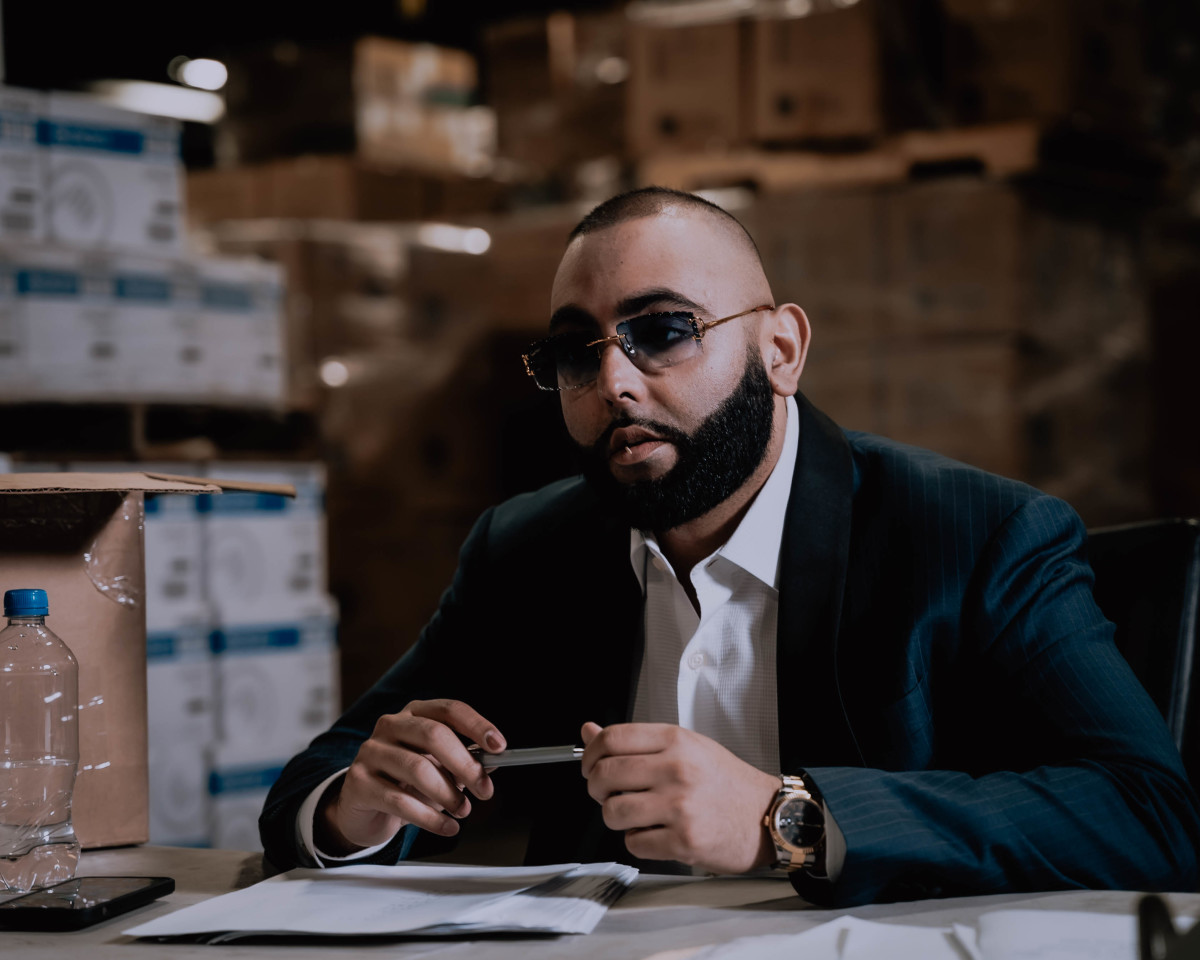 DJ Charlie B Is a Bad Boss in New “Water Whip” Video f/ 2Kz & YTN Paco ...