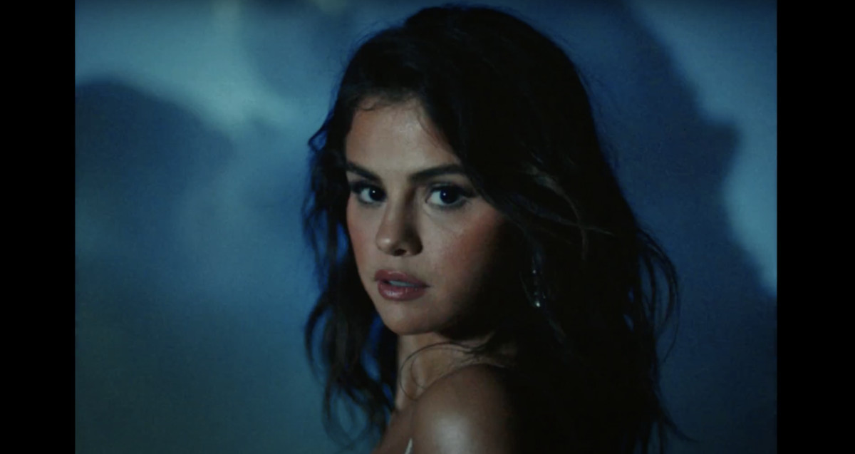 Selena Gomez And Rauw Alejandro Share Video For New Track Baila Conmigo Complex