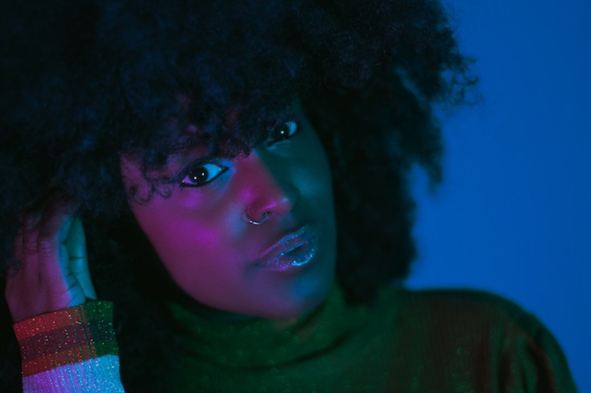 Premiere: Danish Soul Singer Iris Gold Wants A PG-Rated Evening So ...