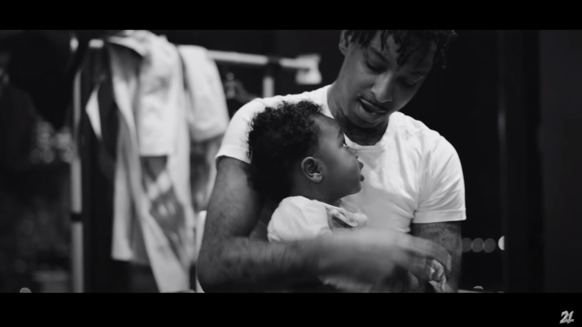 21 Savage Drops Video for New Tracks “No Debate” and “Big Smoke” | Complex
