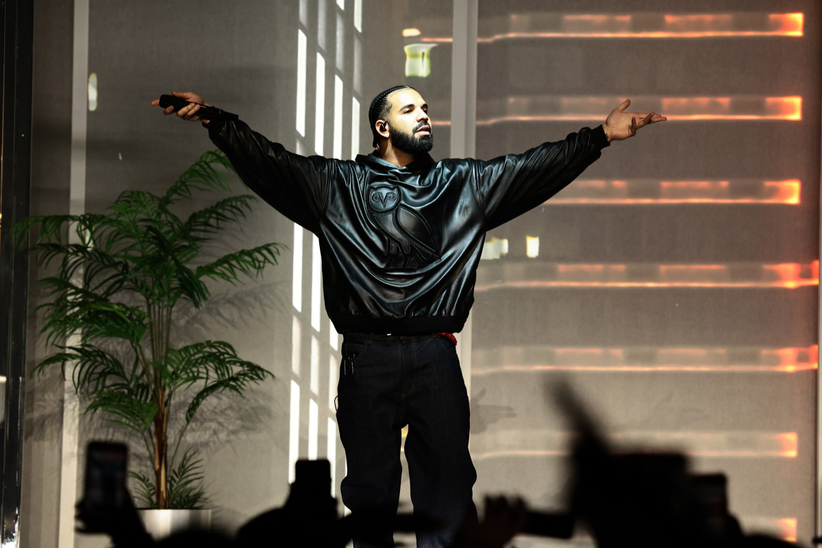 Drake Records Tribute Video Dedicated To Lebron James Complex Ca