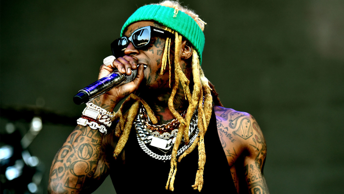 Lil Wayne Hit With Federal Weapons Charge | Complex