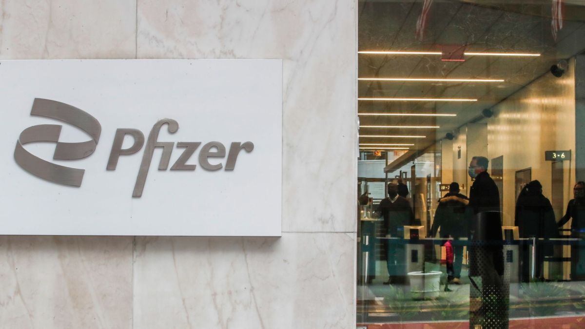 Pfizer CEO Says 4th COVID-19 Vaccine Dose Will Be Needed | Complex