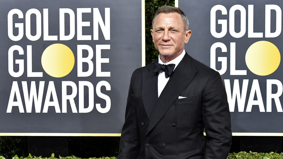 Daniel Craig Learns of His Viral ‘SNL’ Meme Introducing The Weeknd ...