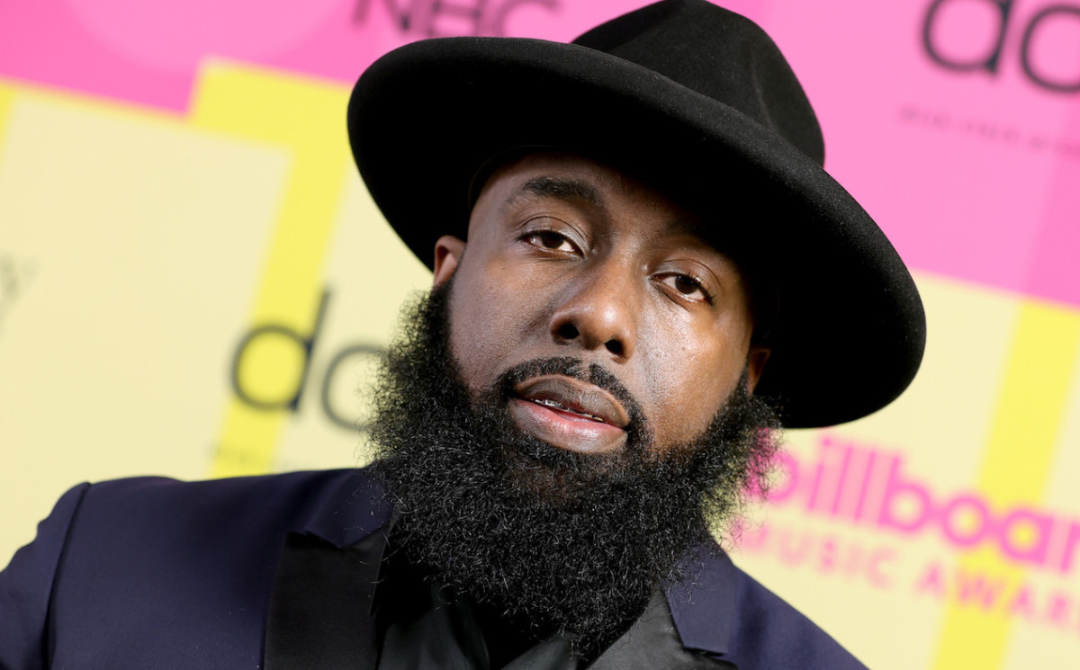 New Footage of Fight Shows Trae Tha Truth’s Crew Jumping Z-Ro | Complex