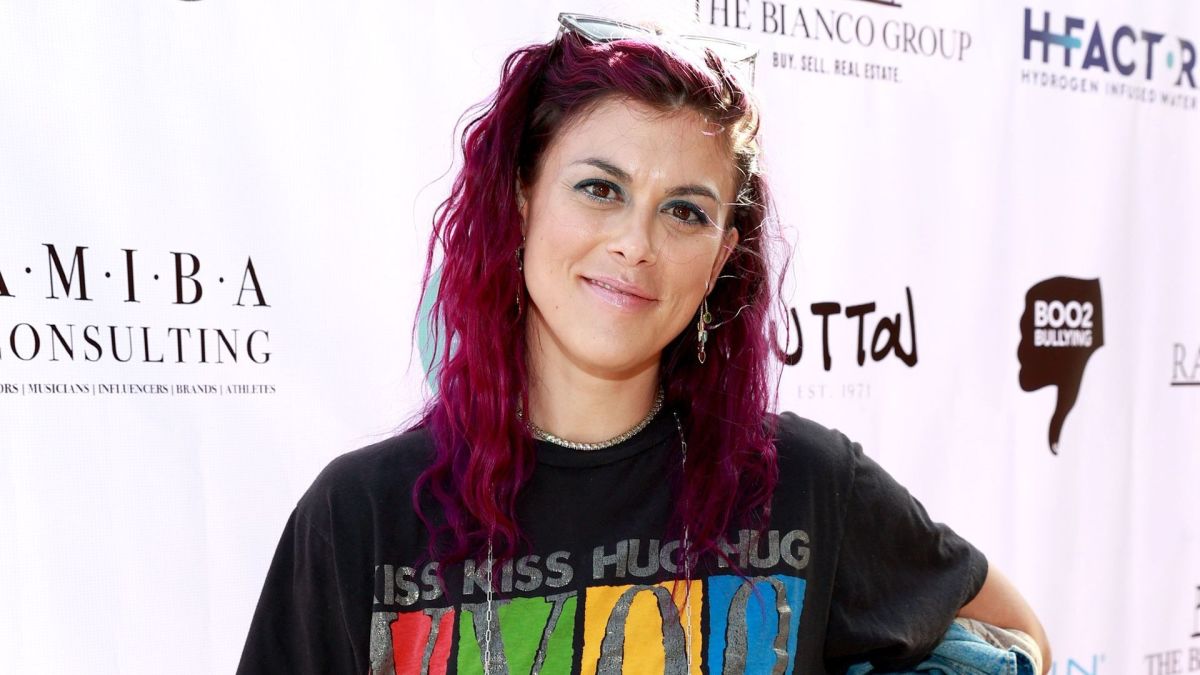 Lindsey Shaw Announces Social Media Break After Backlash to TikTok ... Lindsey Shaw Announces Social Media Break After Backlash to TikTok ...