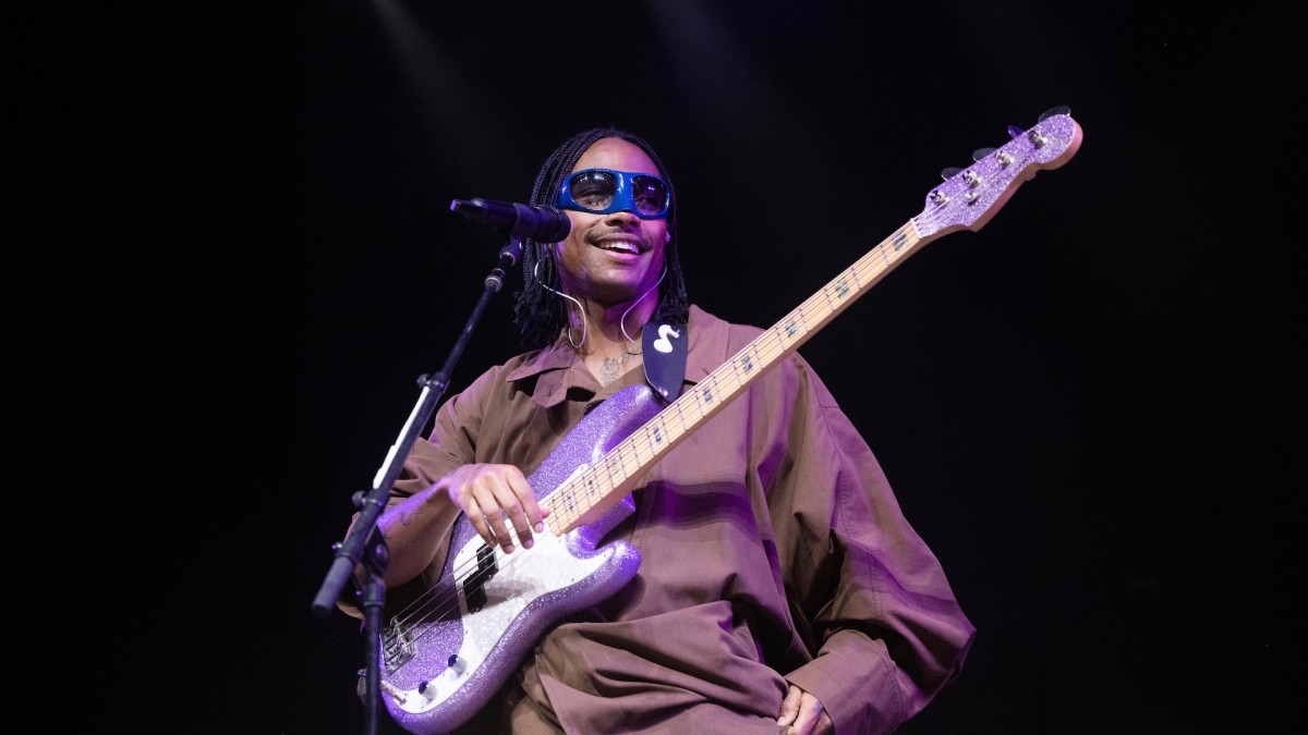 Watch Steve Lacy Perform “Bad Habit” on ‘Saturday Night Live’ | Complex