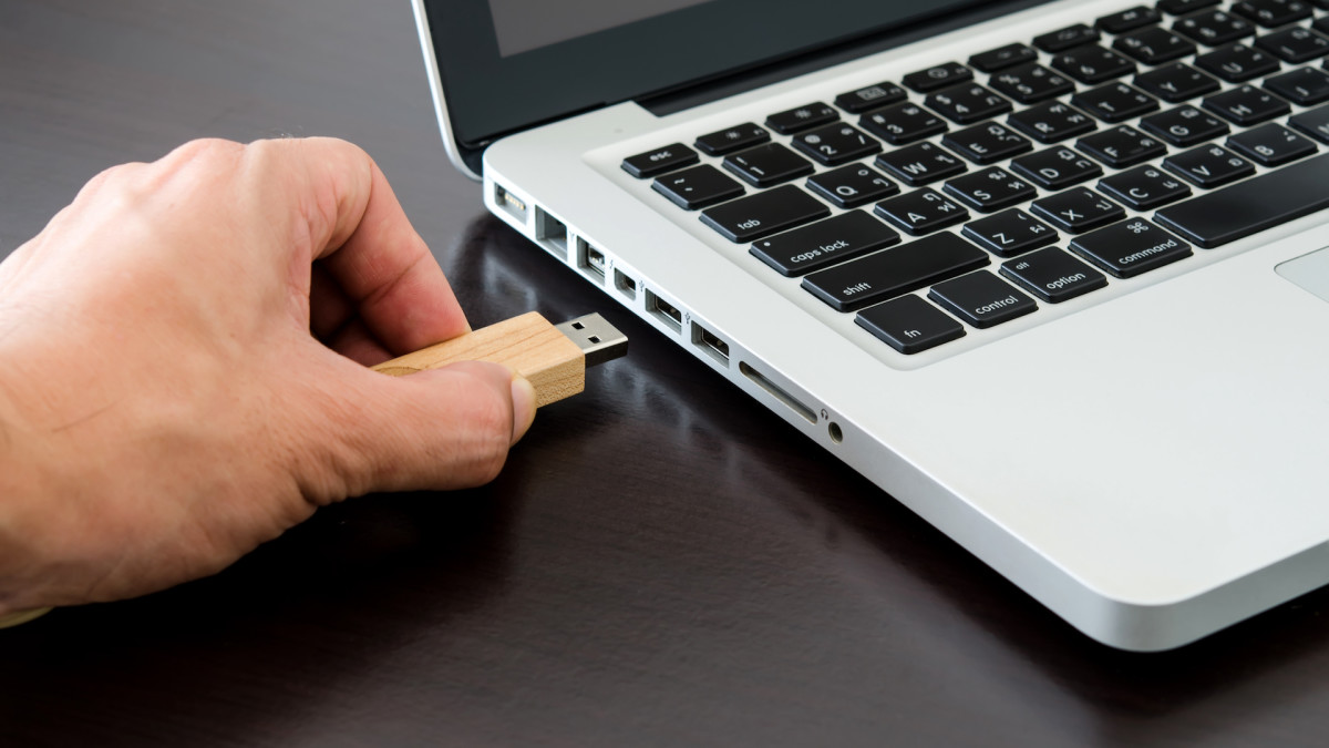 Man Loses Flash Drive With Info On Japanese Citys 460 000 Residents