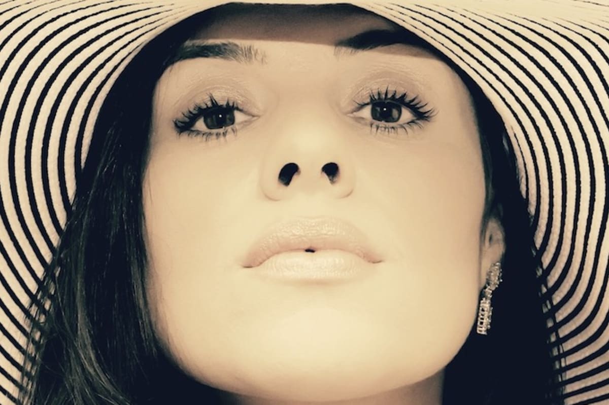 Premiere Laura White Brings Her Soulful Vocals To R B Single Heartbreaker Featuring Ms Banks