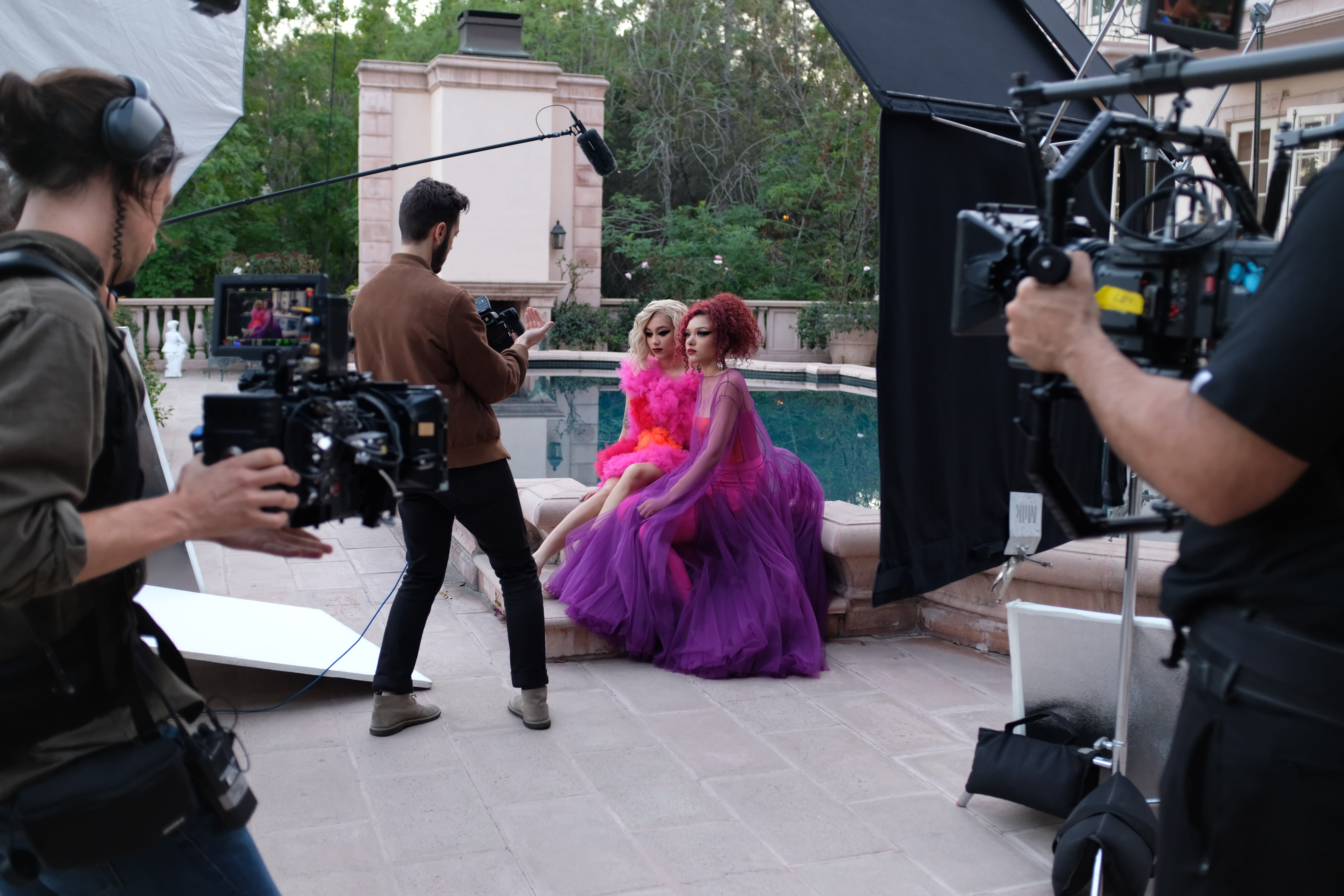 Check Out Behind the Scenes of Ceraadi's Samsung Galaxy Z Flip ...