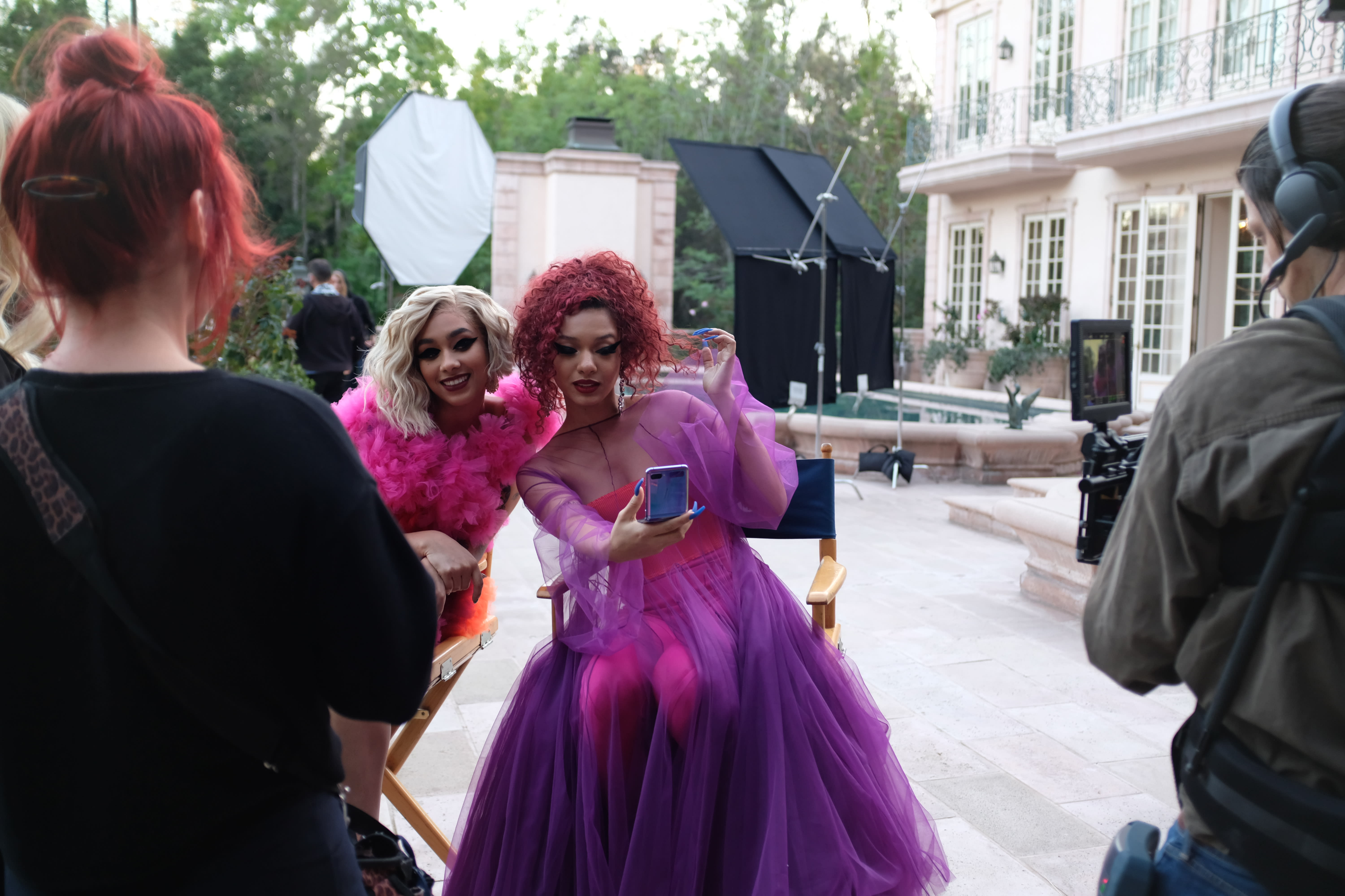 Check Out Behind the Scenes of Ceraadi's Samsung Galaxy Z Flip ...